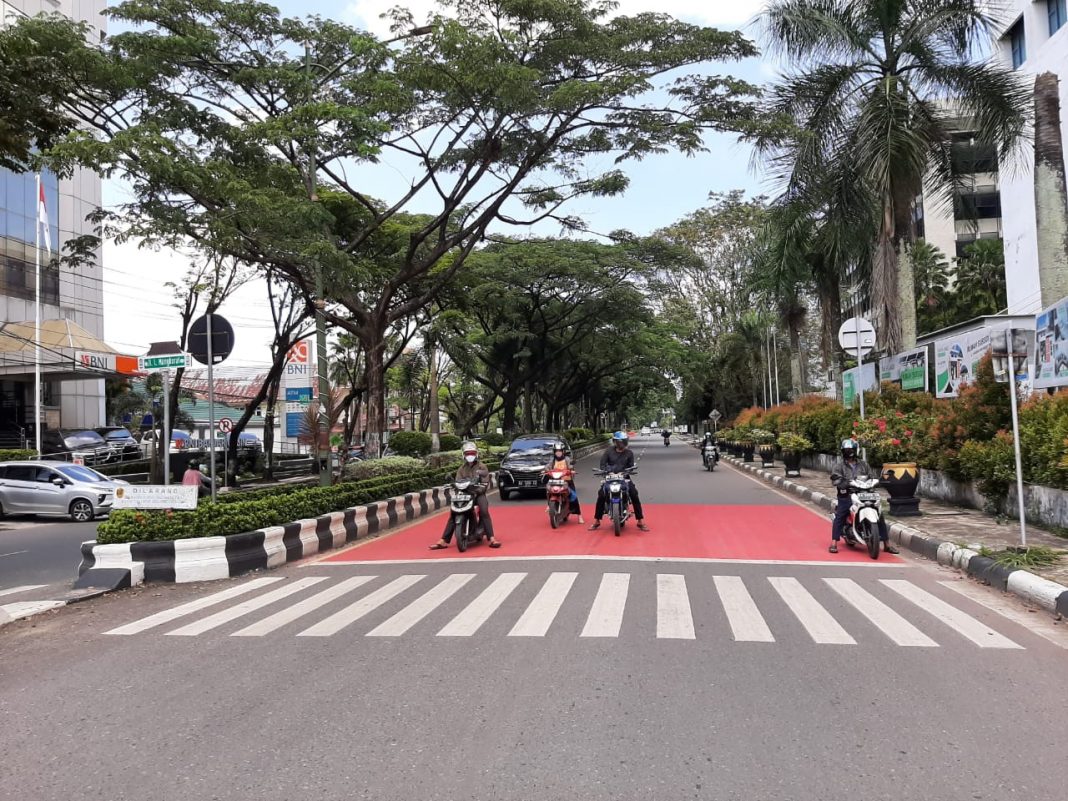 Ini Fungsi Marka Merah di Beberapa Titik Lampu Merah di Banjarmasin ...