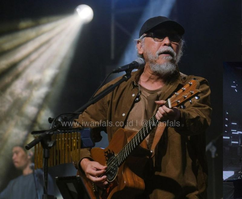 Musisi Iwan Fals Rayakan Satu Dekade Album 'Raya' - Jurnal Kalimantan