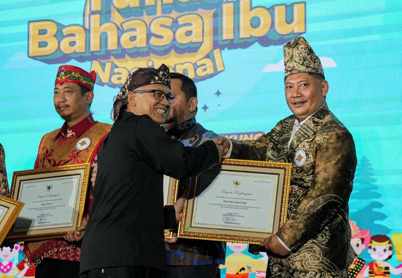 Satu-Satunya di Kalsel, Bupati HST Samsul Rizal Terima Penghargaan ...