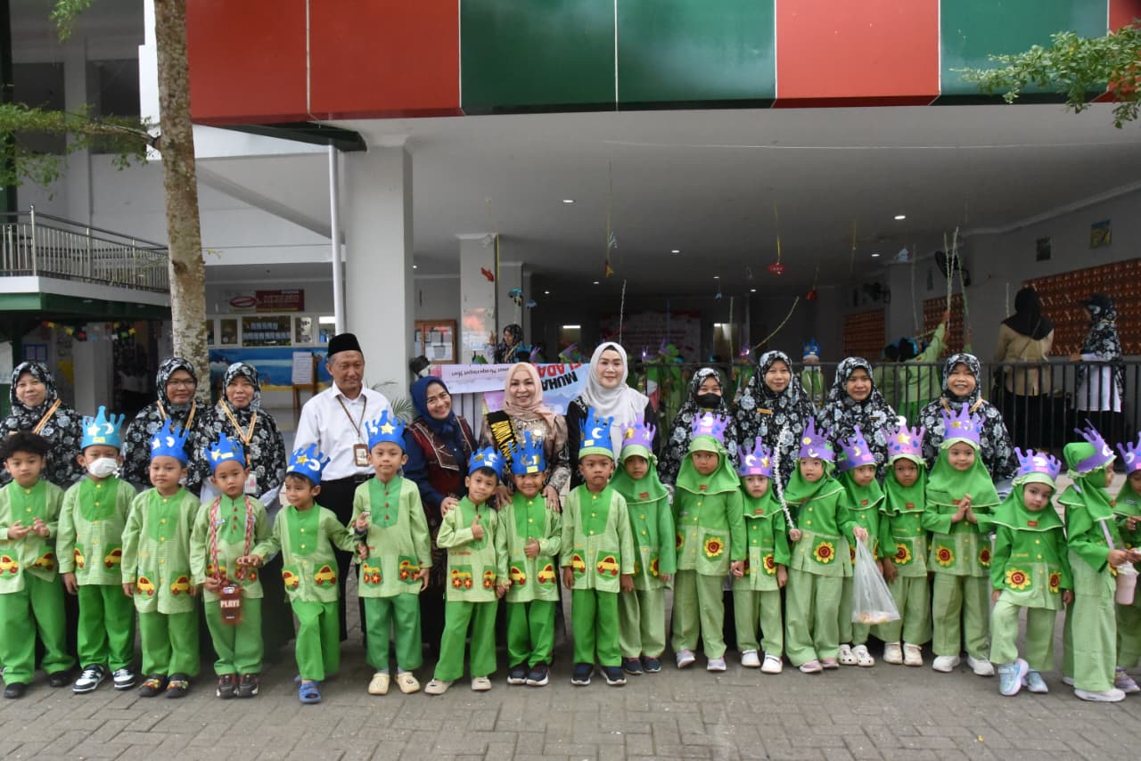 Bunda PAUD Kalsel Kunjungi Tiga PAUD di Banjarmasin, Tekankan Pentingnya Pendidikan Karakter ...